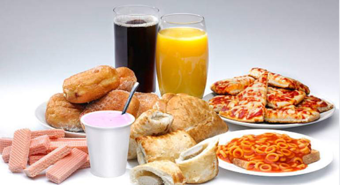 Comidas ultraprocesadas aumenta riesgo de cáncer de colon en hombres ...