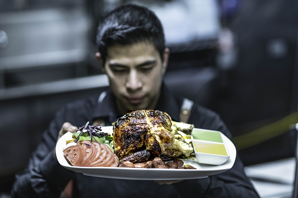 Cómo el super pollo peruano salvó a la gastronomía peruana de la ...